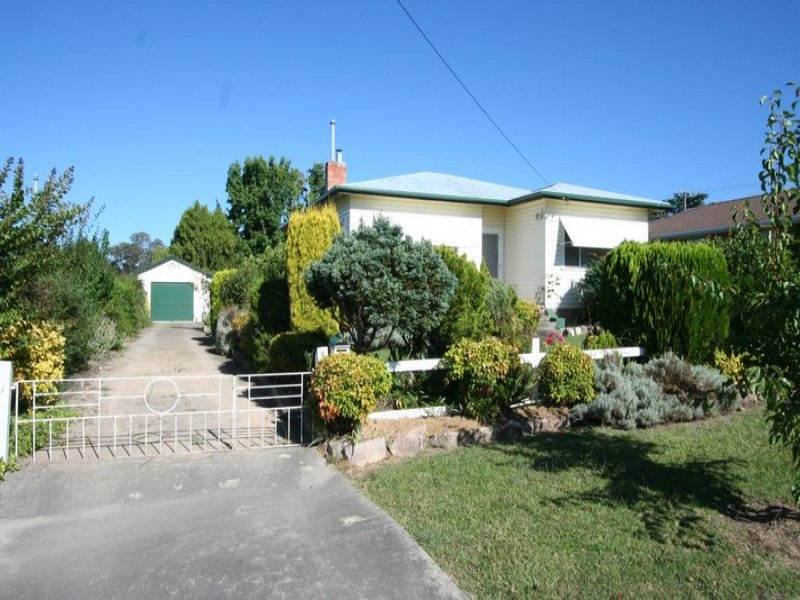 87 Logan Street, Tenterfield, NSW 2372 - realestate.com.au