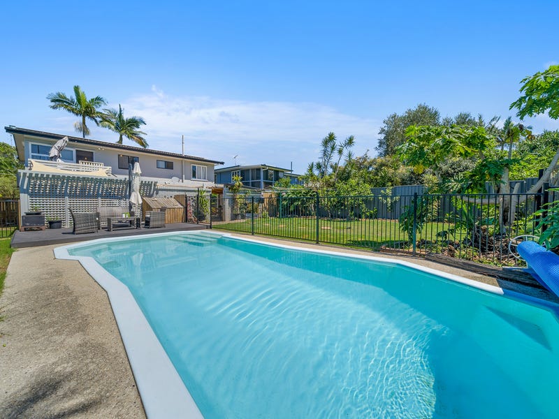 20 Crawford Street, Redcliffe, Qld 4020 - Property Details