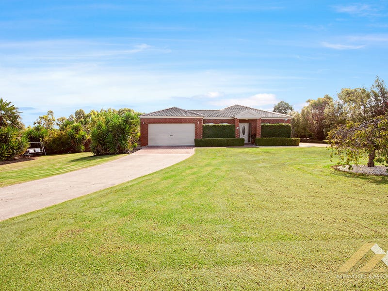 32 Timbarra Dr, Eastwood, Vic 3875 - Property Details