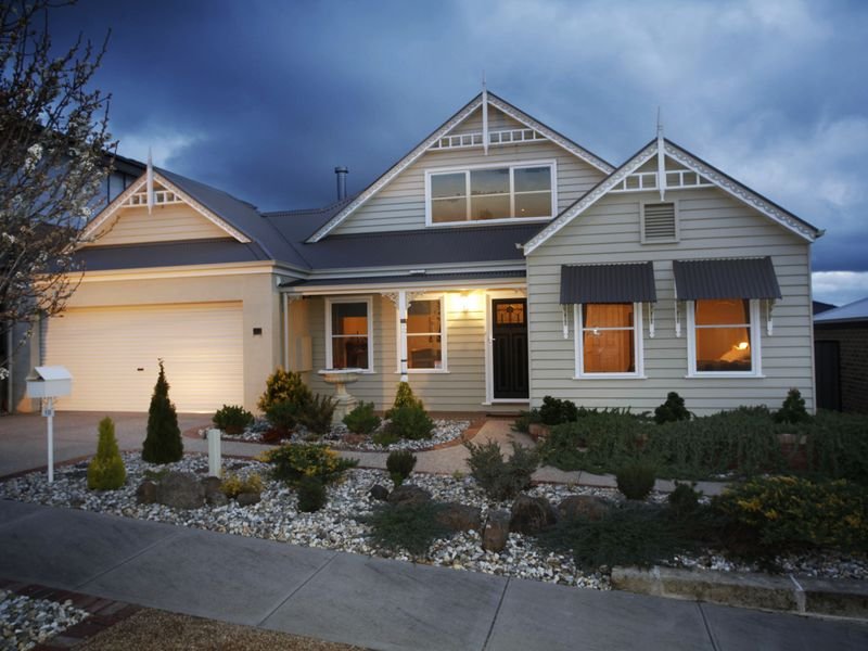 10 Michigan Grange, Pakenham, Vic 3810 - Property Details