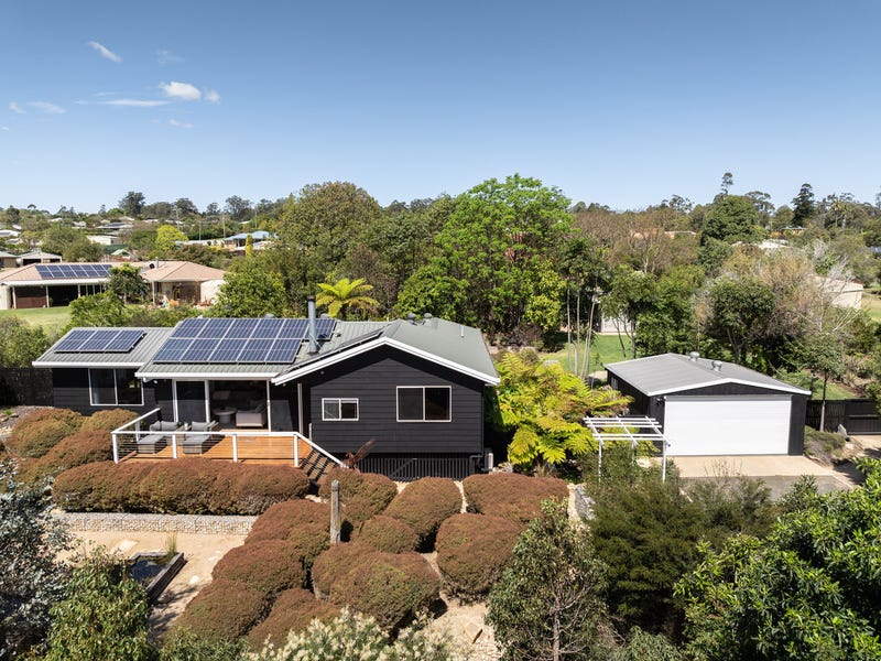 7 Delvue Crescent, Highfields, Qld 4352 - Property Details