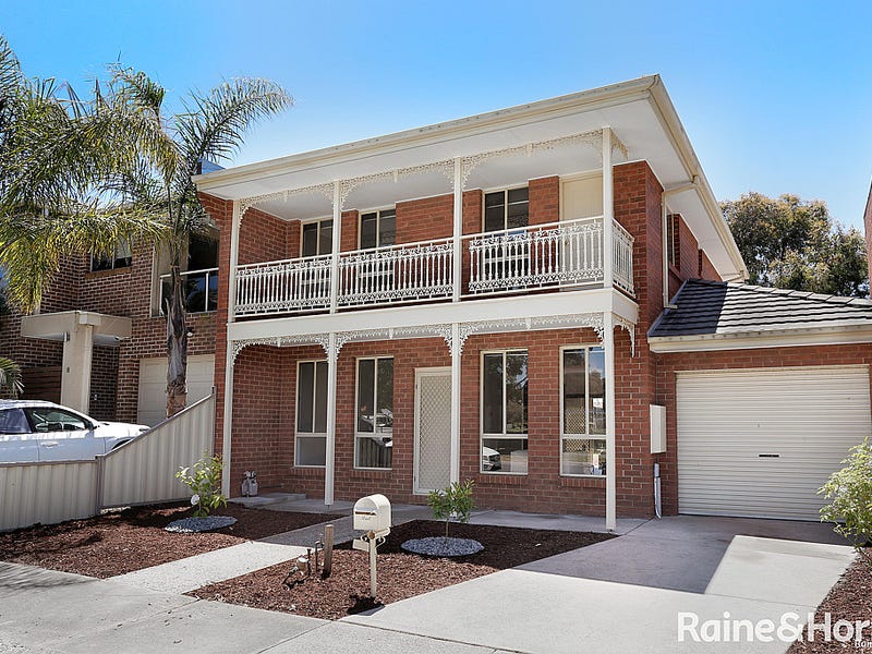 6 Sandover Drive, Roxburgh Park, VIC 3064 - realestate.com.au