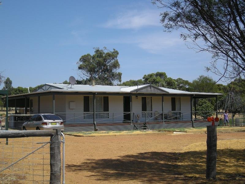 21 AUSTRAL STREET, Cuballing, WA 6311 - Property Details