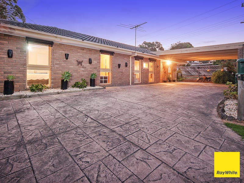 8 Mckenzie Way, Langwarrin, Vic 3910 - Property Details