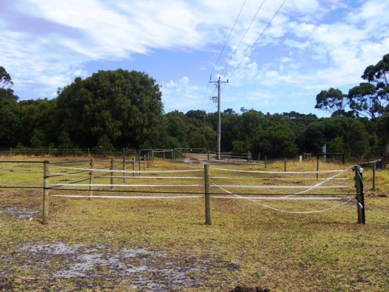 81 Roberts Road, Robinson, WA 6330 - Property Details