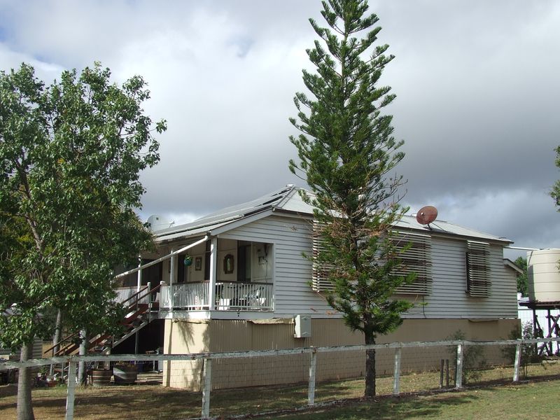 2 Queen, Abercorn, Qld 4627 - Property Details