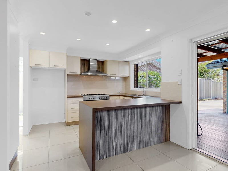 2/4 Kenny Drive, Labrador, QLD 4215 - realestate.com.au