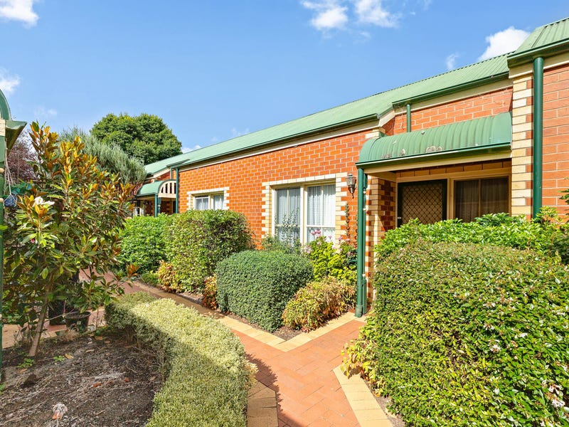 11/3 Hamilton Street, Gisborne, Vic 3437 - Property Details