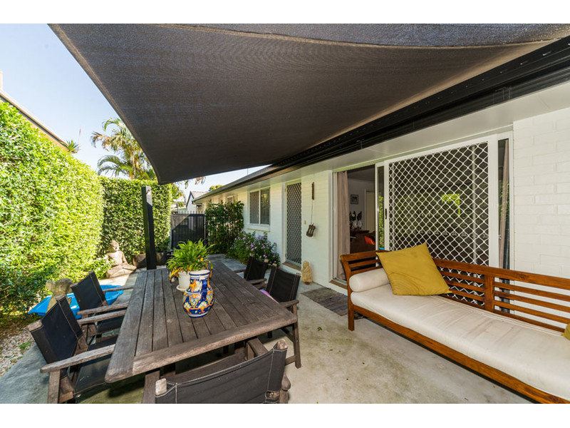 2/37 Milton Avenue, Paradise Point, QLD 4216 - realestate.com.au