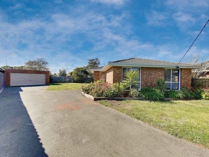 10 Bowes Place, Craigieburn, VIC 3064 - realestate.com.au