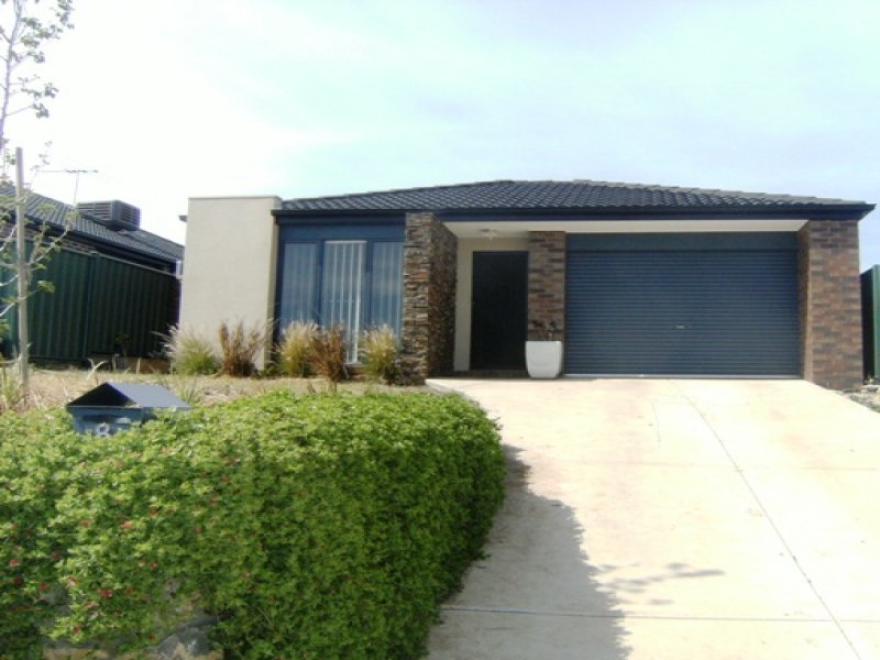 8 Sullivan Terrace, Burnside, Vic 3023 - Property Details