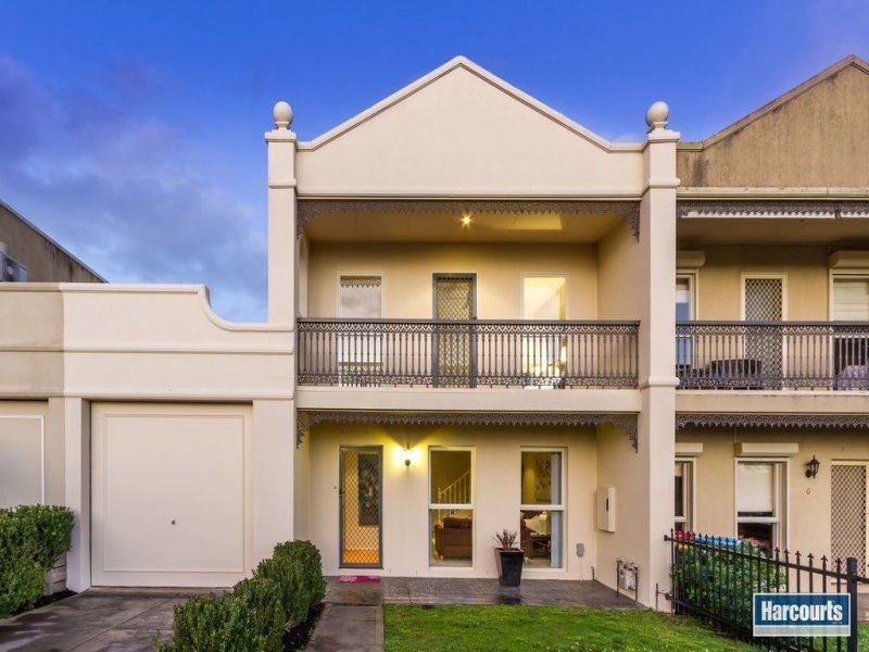 8 Victoria Knox Avenue, Rowville, VIC 3178 - realestate.com.au