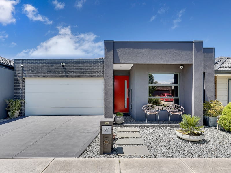 39 Upthorpe Way, Mickleham, VIC 3064 - realestate.com.au