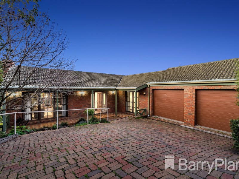 18 Manor Crescent, Highton, Vic 3216 - Property Details