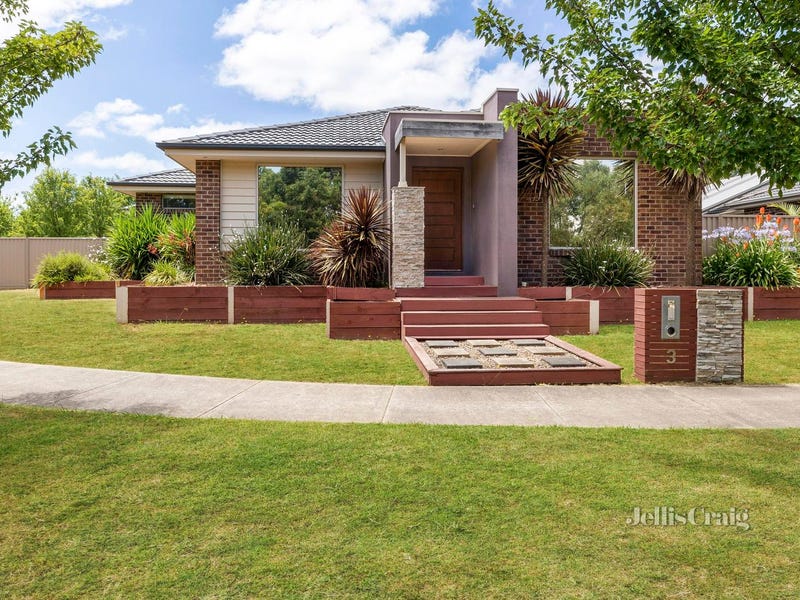 3 Arwon Crescent, Alfredton, Vic 3350 - Property Details