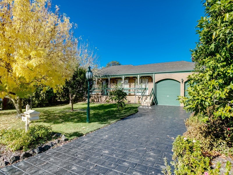 4 Netherplace Drive, Frankston, Vic 3199 - Property Details