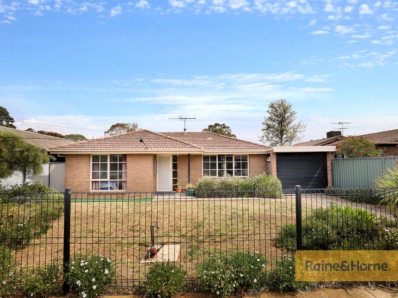 19 Leggatt Street, Melton South, VIC 3338 - realestate.com.au
