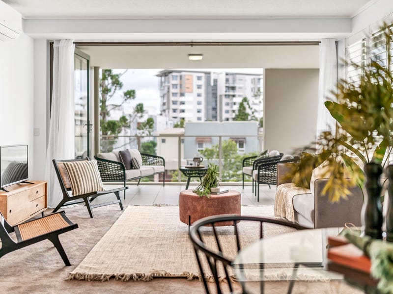 8/15 Laver Drive, Robina, Qld 4226 - Property Details