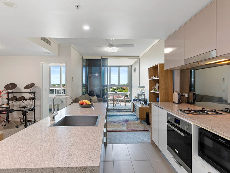 30502/2 Harbour Road, Hamilton, Qld 4007 - Property Details
