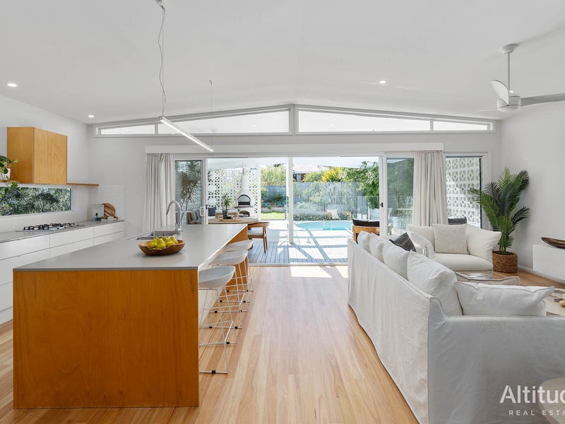 4 Stokes Street, Redhead, NSW 2290 - Property Details