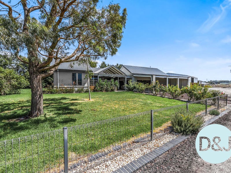 925 Robinsons Road, Pearcedale, VIC 3912 - realestate.com.au