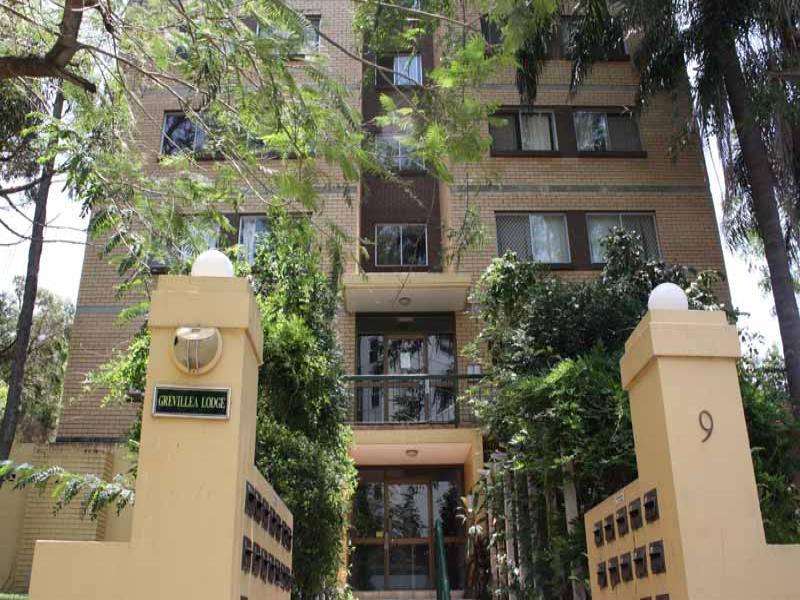 2/9 Dunmore Tce, Auchenflower, Qld 4066 - Property Details