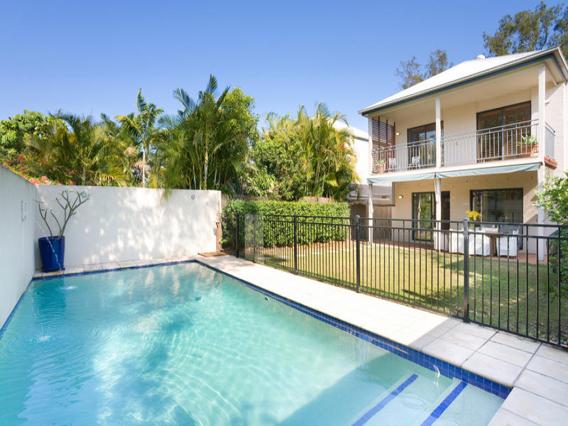 18 Hall Street, Sherwood, Qld 4075 - Property Details