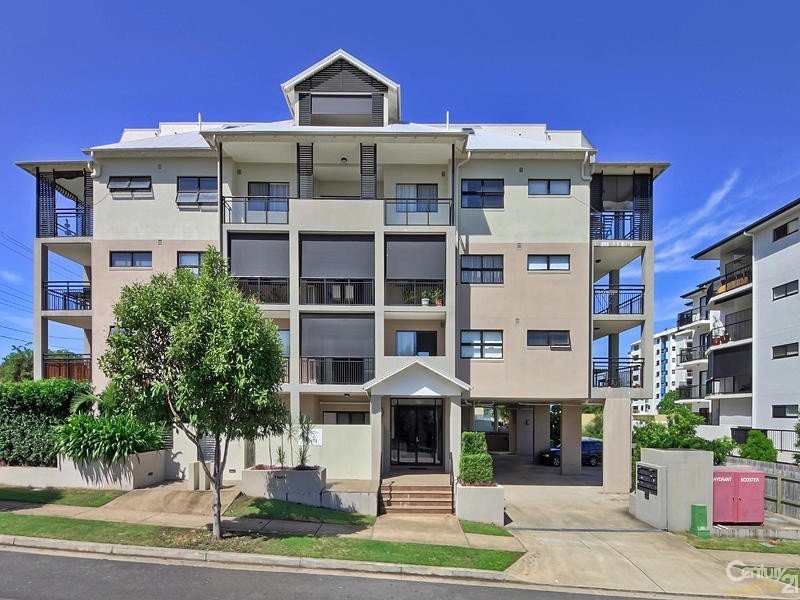 8/5 Rock Street, Scarborough, Qld 4020 - Property Details