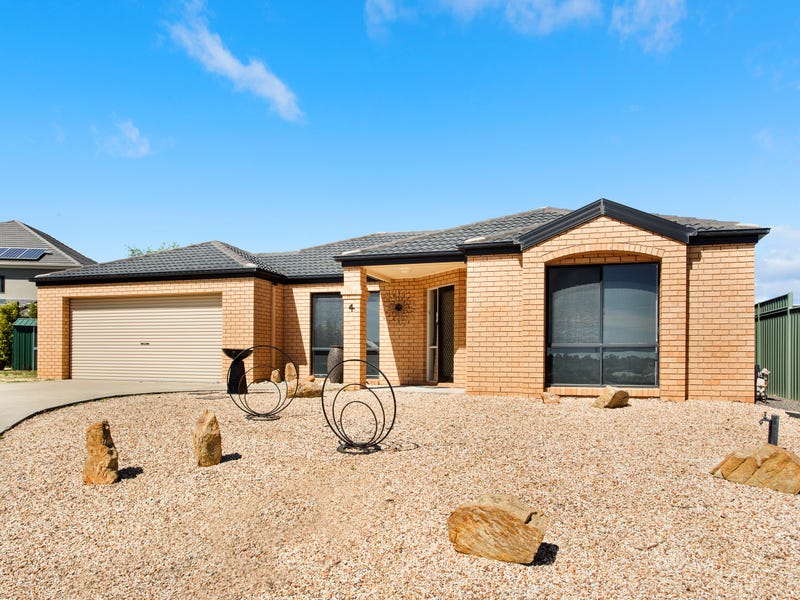 4 Martin Court, Golden Square, VIC 3555 - realestate.com.au