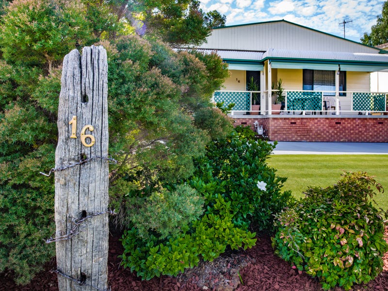 16 George Hely Cres, Killarney Vale, NSW 2261 - realestate.com.au
