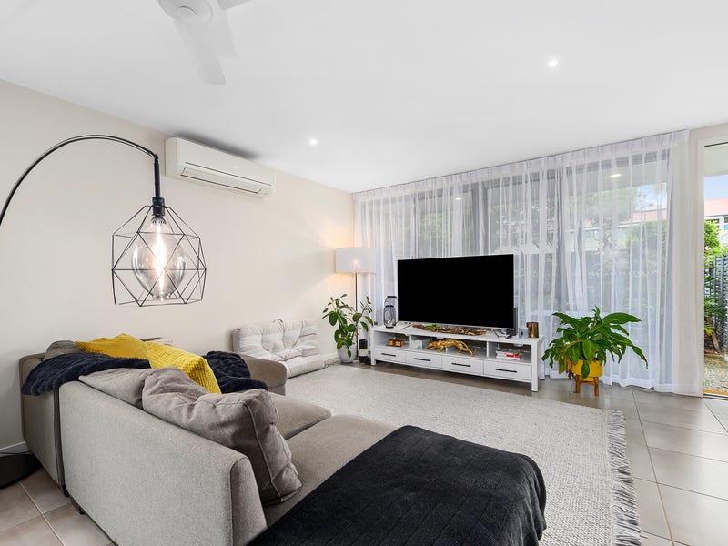 1/39 Gordon Street, Labrador, Qld 4215 - Property Details