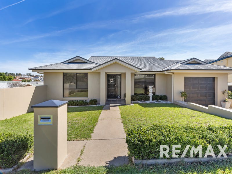 61 Commins St, Junee, NSW 2663 - Property Details