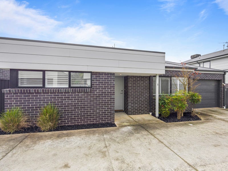1 Grech Close, Sebastopol, Vic 3356 - Townhouse for Rent - realestate ...