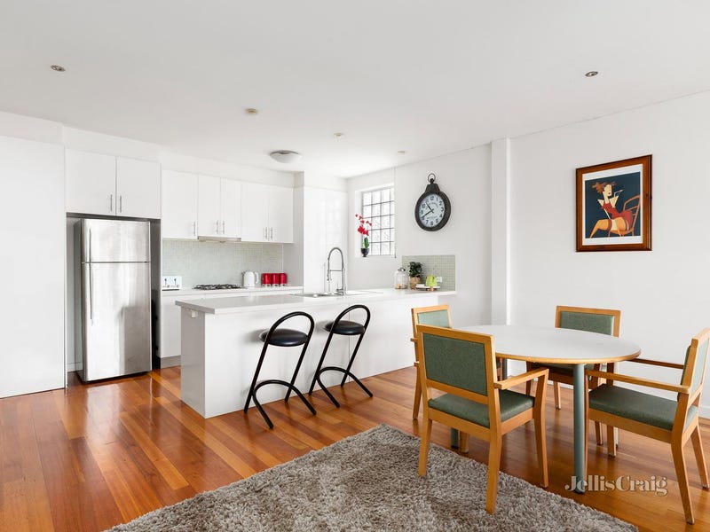 1/132 Balcombe Road, Mentone, Vic 3194 - Property Details