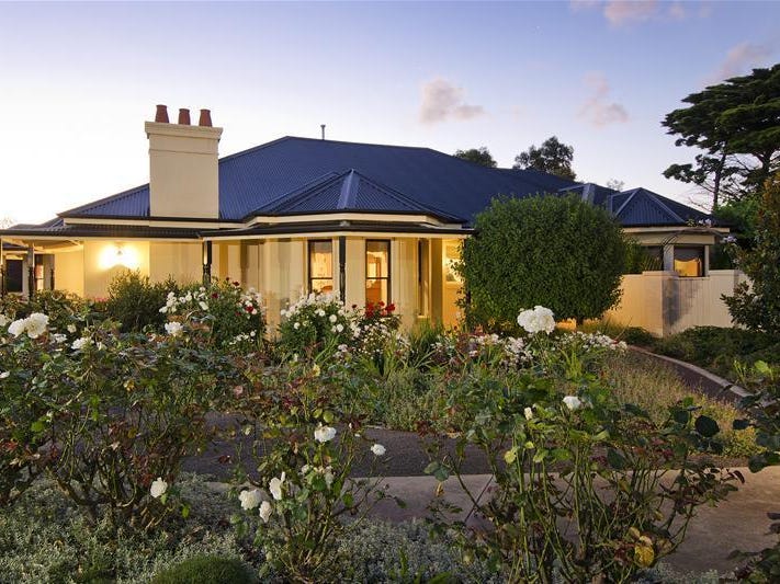 16 Larose Place, Werribee, VIC 3030 - realestate.com.au