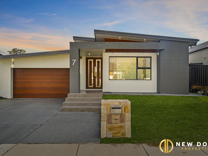 7 Dulcie Holland Crescent, Moncrieff, ACT 2914 - Property Details