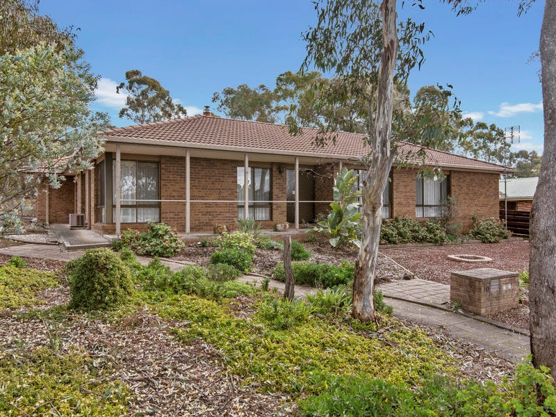 10 Timbarra Drive, Golden Square, VIC 3555 - realestate.com.au