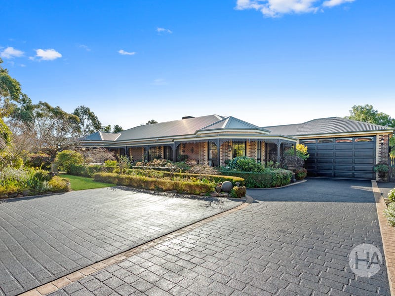 11 Eliza Place, Somerville, Vic 3912 - Property Details