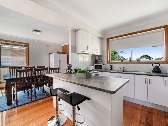 30 Maple Cres, Bell Park, VIC 3215 - realestate.com.au