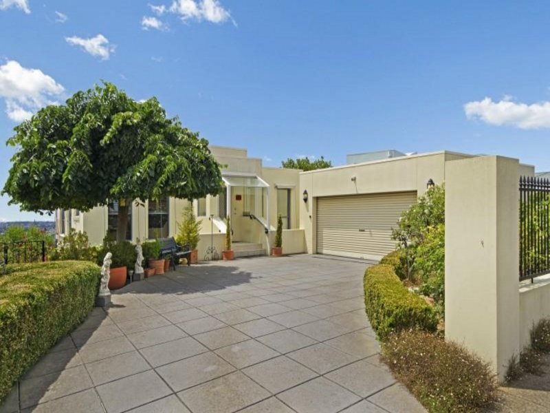 5 Rivington Court, Highton, VIC 3216 - realestate.com.au