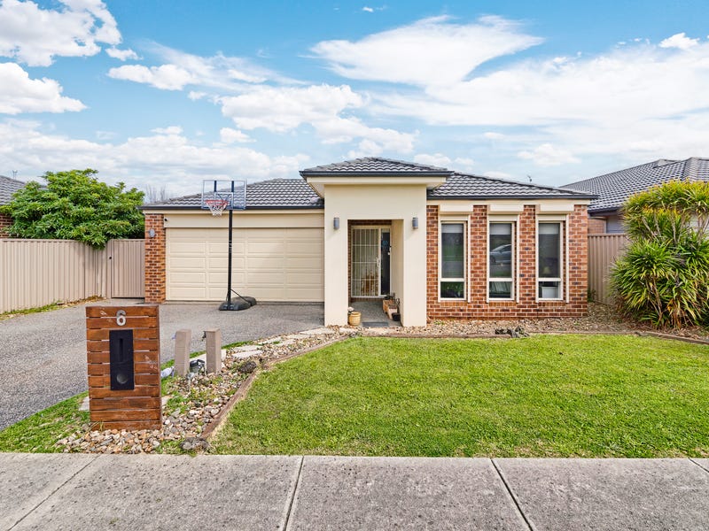 6 Hood Place, Pakenham, VIC 3810 - realestate.com.au