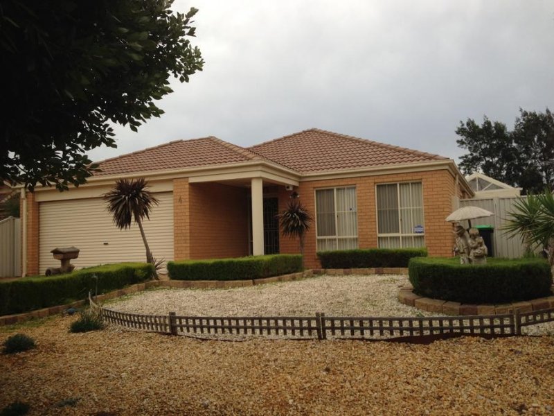 4 Milburn Circuit, Caroline Springs, VIC 3023 - realestate.com.au