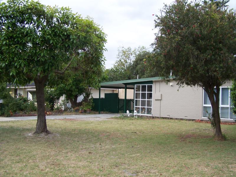 14 Caldecott Street, Thornlie, WA 6108 - Property Details