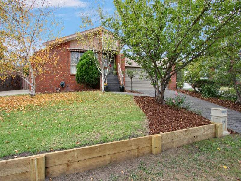 5 Helston Court, Croydon Hills, VIC 3136 - realestate.com.au