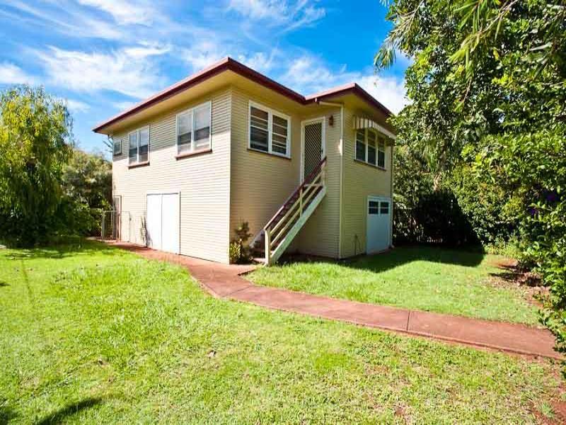 86 Prince Edward Pde, Redcliffe, Qld 4020 - Property Details