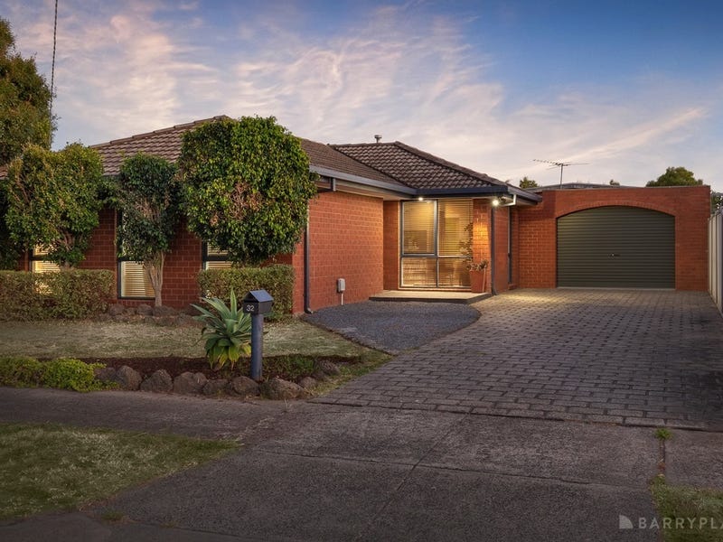 32 Fenton Court, Keysborough, Vic 3173 - Property Details