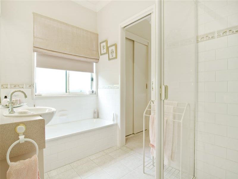 42 Greengables Drive, Wyndham Vale, VIC 3024 - realestate.com.au
