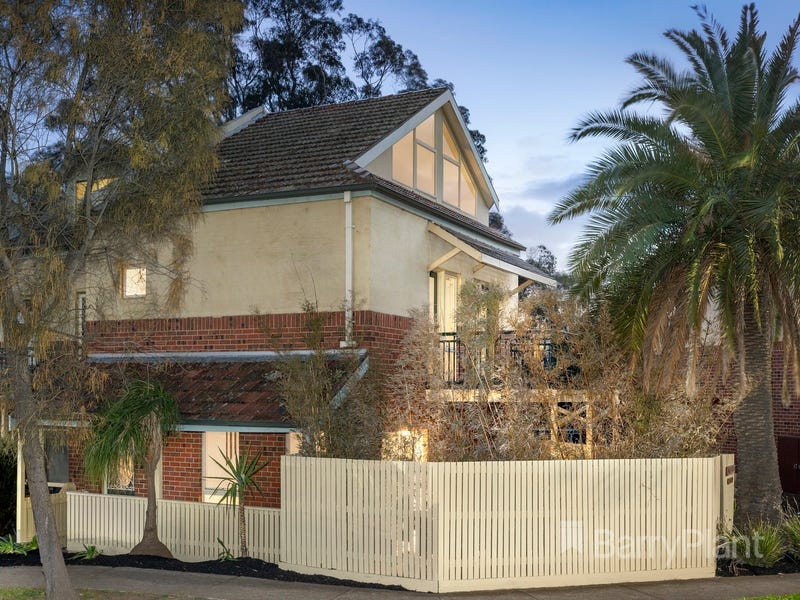 8 Main Drive, Bundoora, Vic 3083 - Property Details