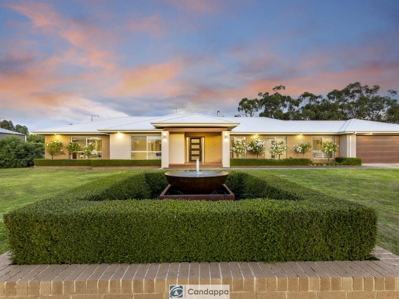 3 Ripplebrook Court, Drouin, Vic 3818 - Property Details