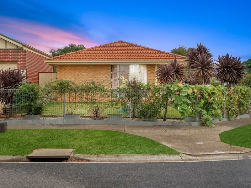 17 Stella Way, Hoppers Crossing, VIC 3029 - realestate.com.au